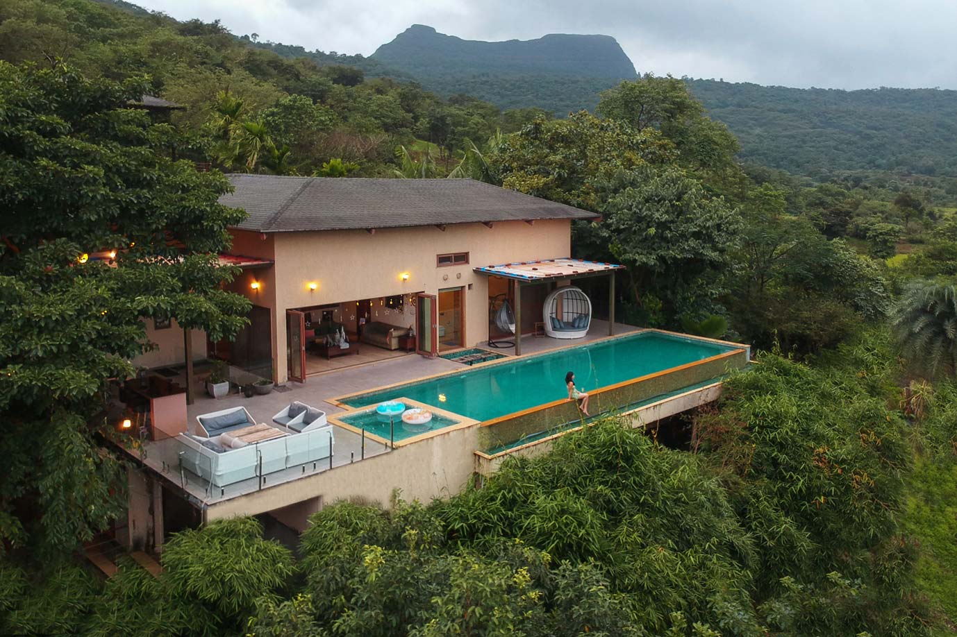 The Best Infinity Pool Villas Near Mumbai For The Perfect Shots ...