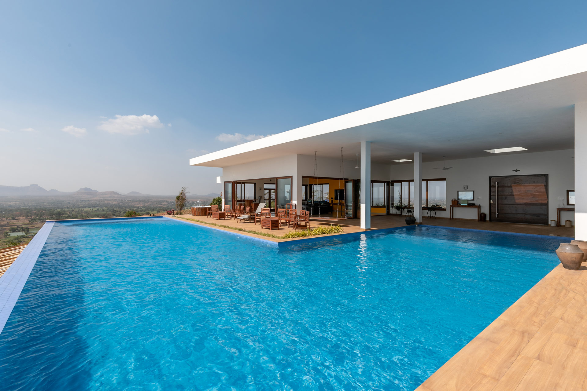 The Best Infinity Pool Villas Near Mumbai For The Perfect Shots ...