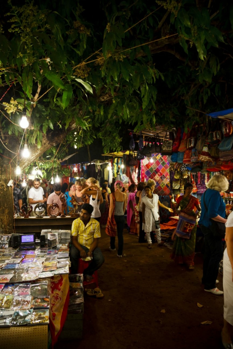 Exploring Goa's Markets: 5 Must-Visit Places for Shopping in Goa